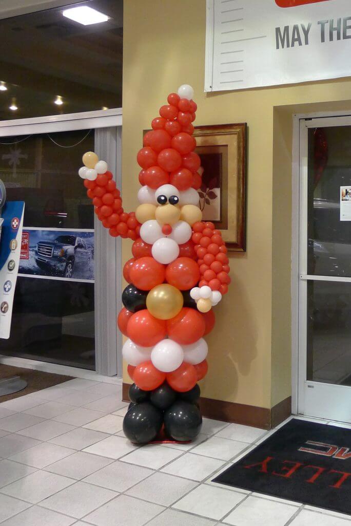 Santa Balloon Sculpture – Balloonscharlotte